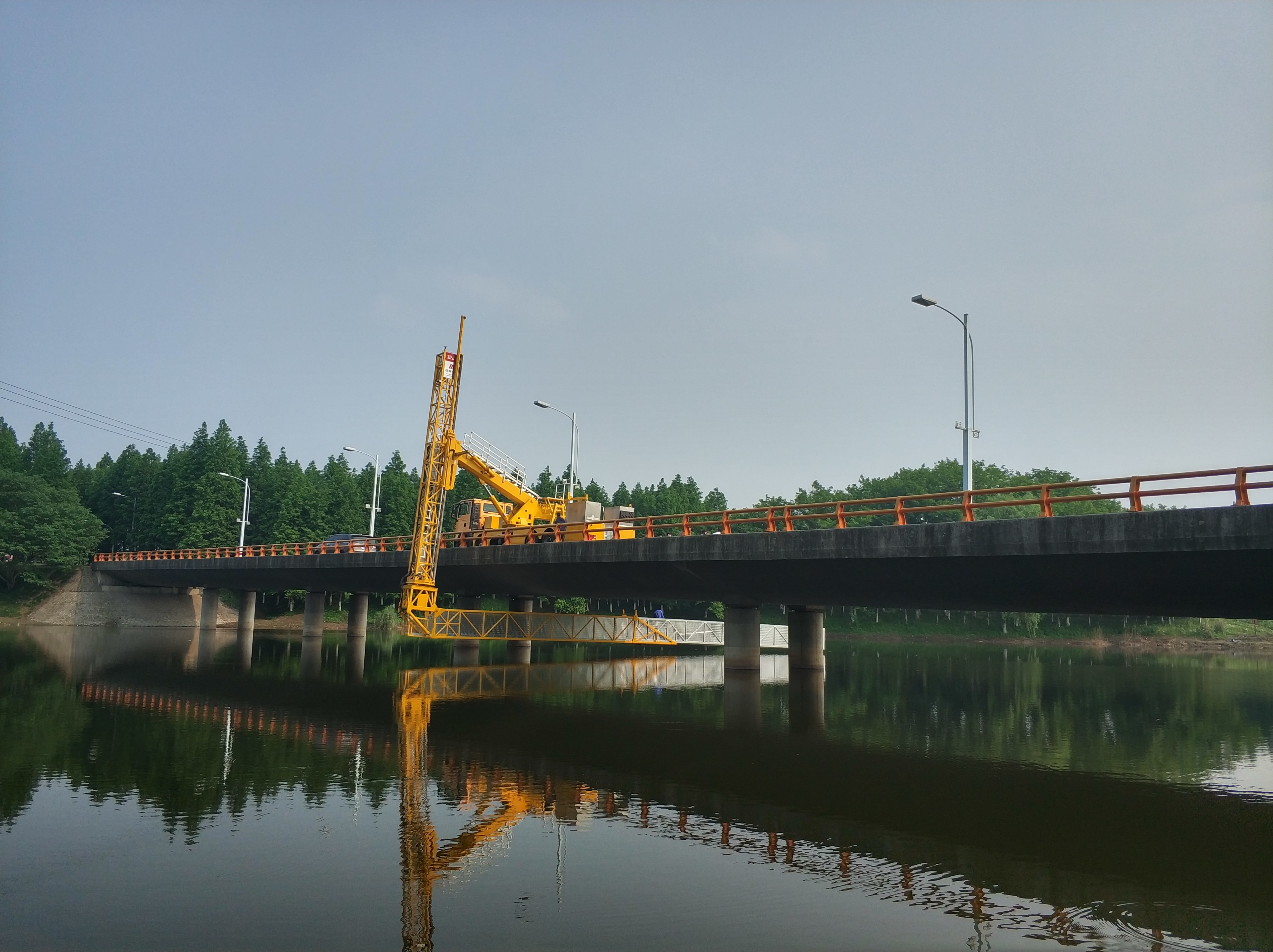 HOWO Platform Mobile Bridge Inspection Akses Mudah Ke Posisi Jembatan Anda